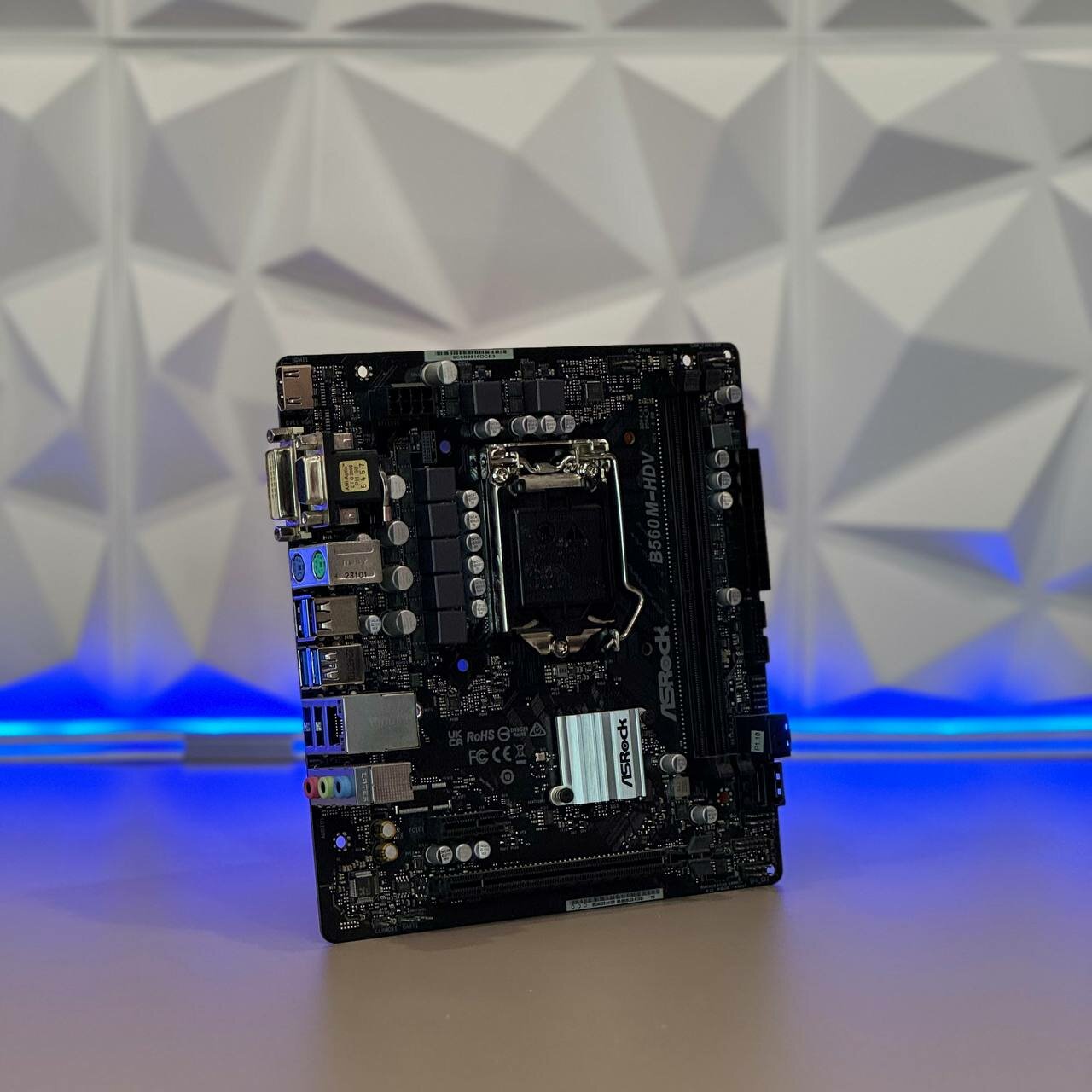 Материнская плата Asrock B560M-HDV R3.0 Soc-1200 Intel B560 2xDDR4 mATX AC`97 8ch(7.1) GbLAN+VGA+DVI