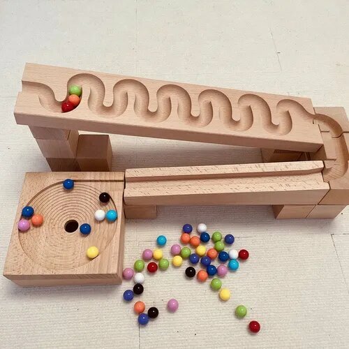 Деревянный конструктор-лабиринт Змейка с шариками, 100 цветных шариков, развивающая игрушка из бука для детей от 1 лет