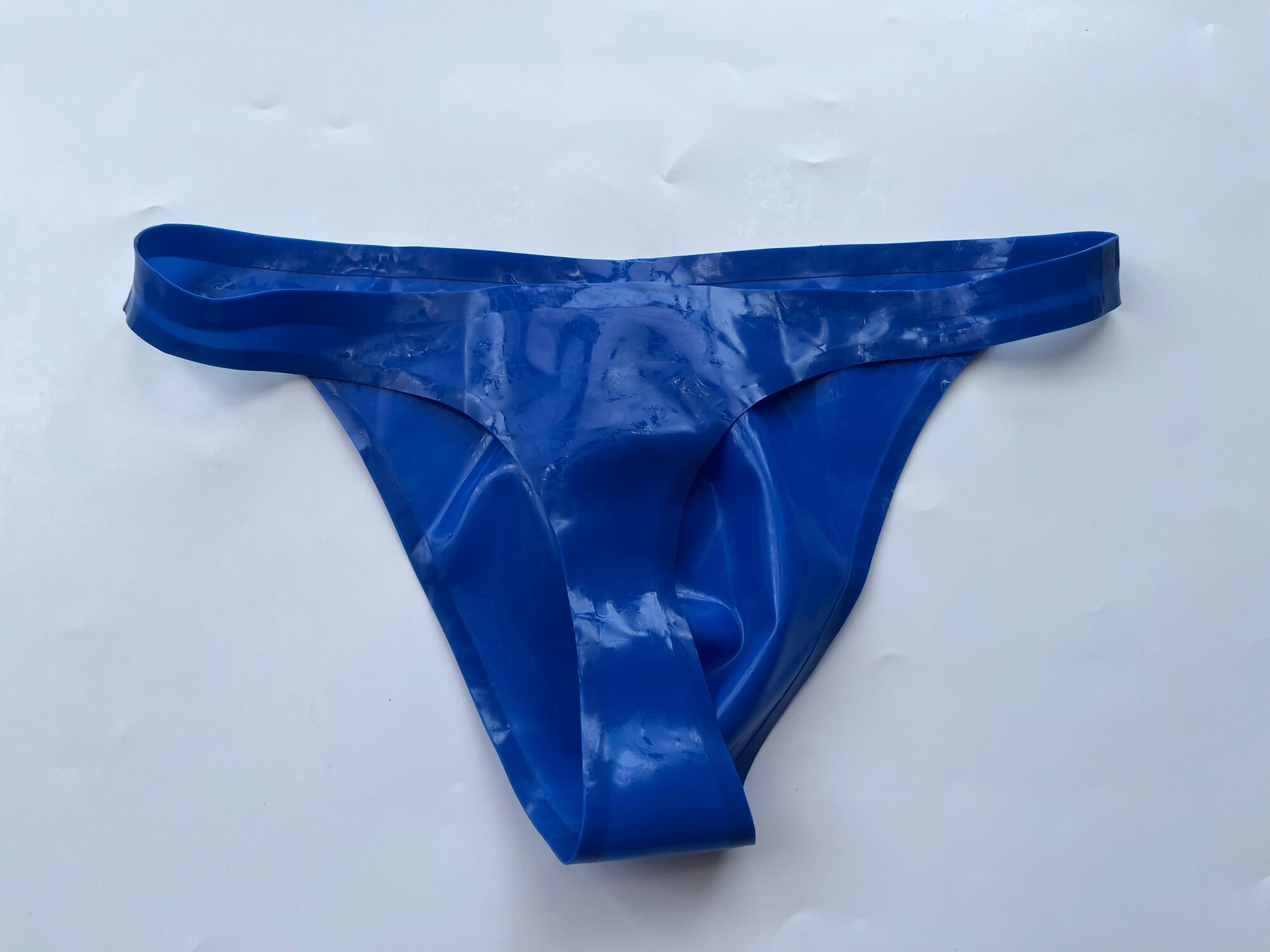 Мужские латексные трусы T-back синие XL