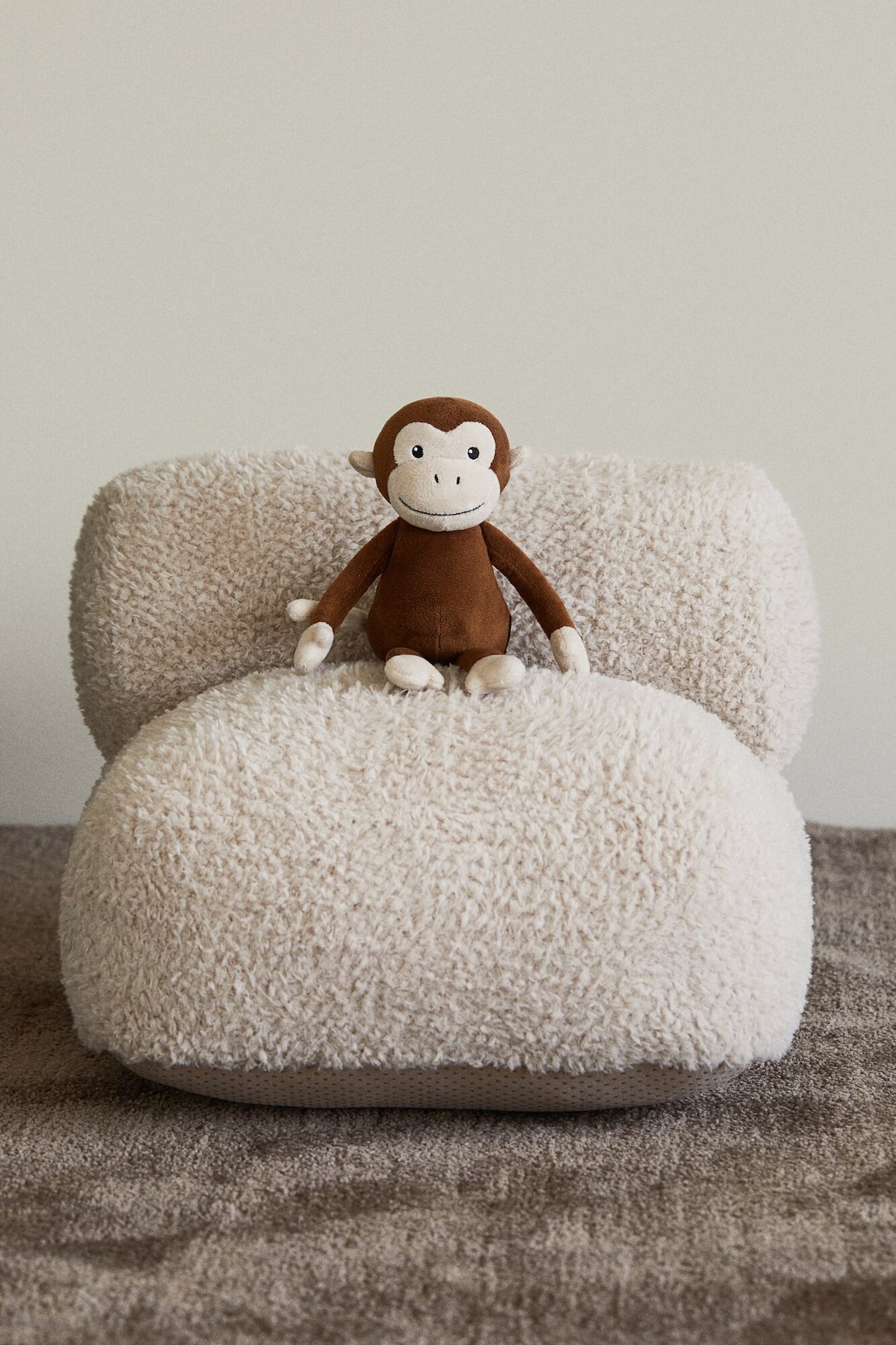 Пуф пушистый H&M, детский, цвет белый, размер 41.7 x 48.3 x 49.3 см