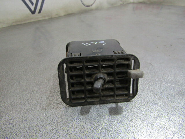 Дефлектор воздушный панели приборов Scania P, G, R