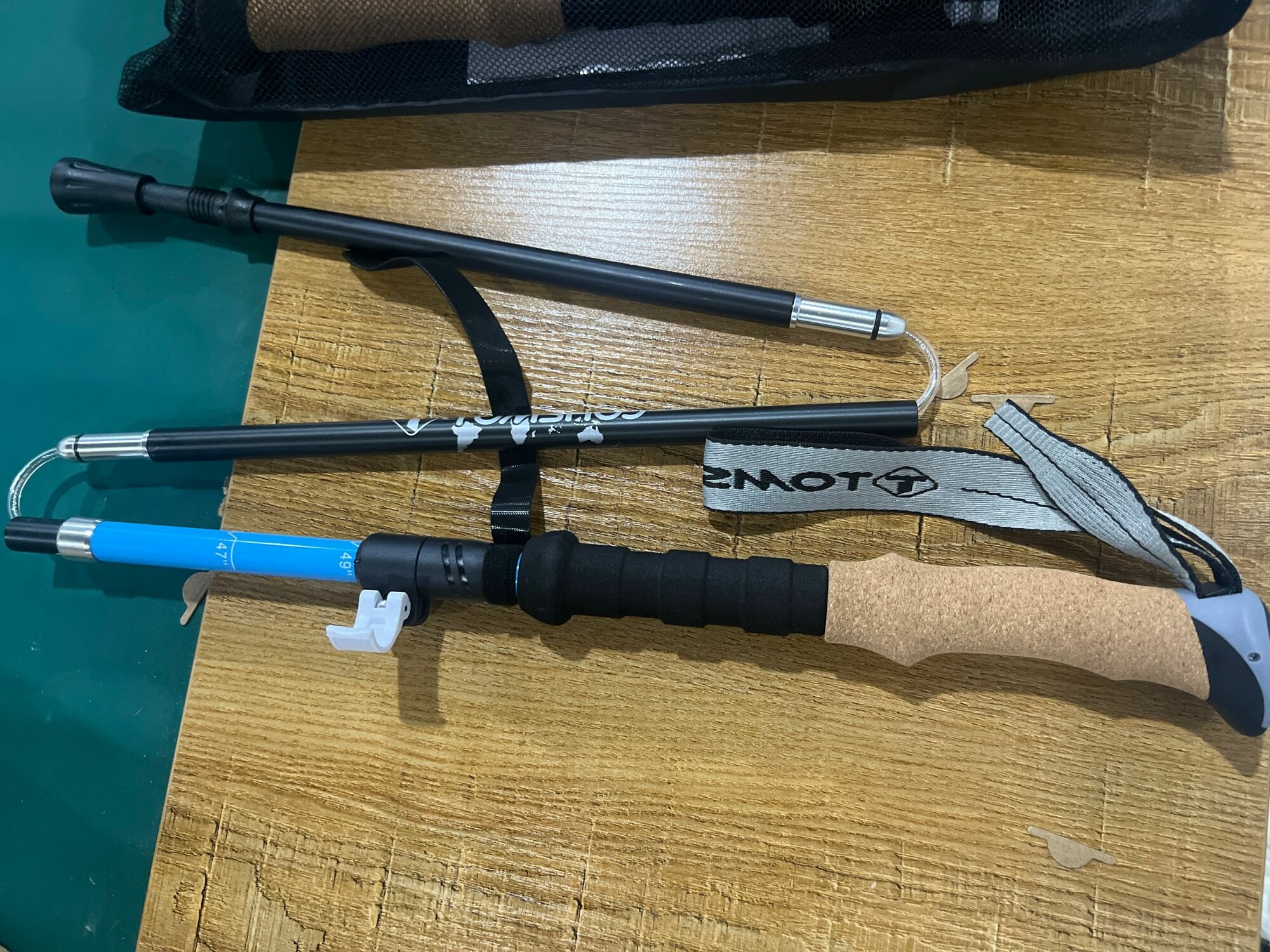 Складные туристические палки из углерода и алюминиевого сплава, регулируемая длина 115-135 см, вес около 540 г/пара, цвет Зеленый, Синий, для походов и активного отдыха на открытом воздухе