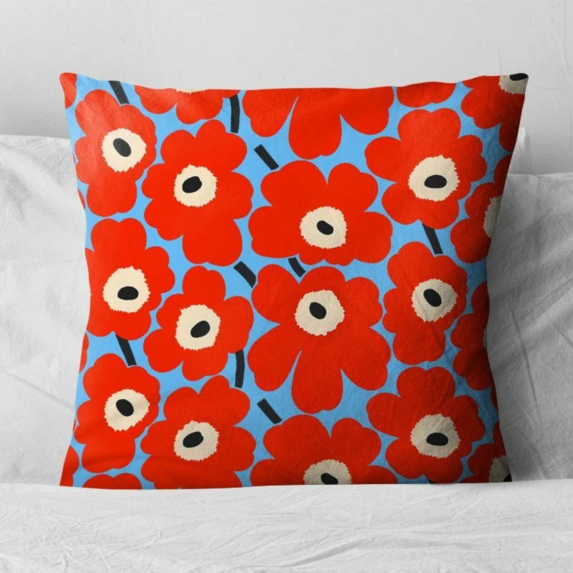 Чехол для подушки Маки на голубом велюр 40х40