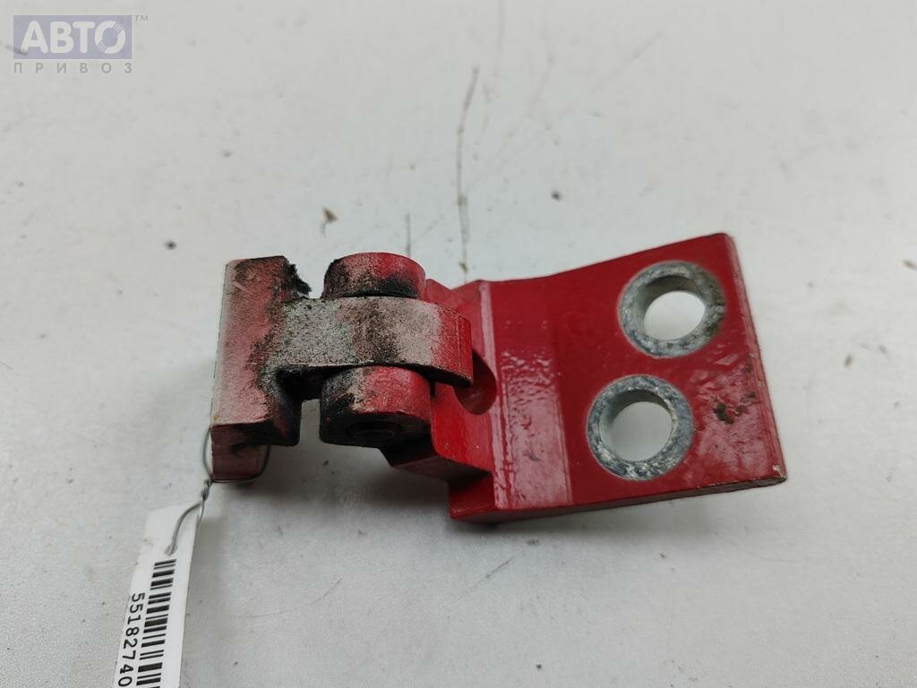 Петля двери задней левой Volkswagen Golf-3