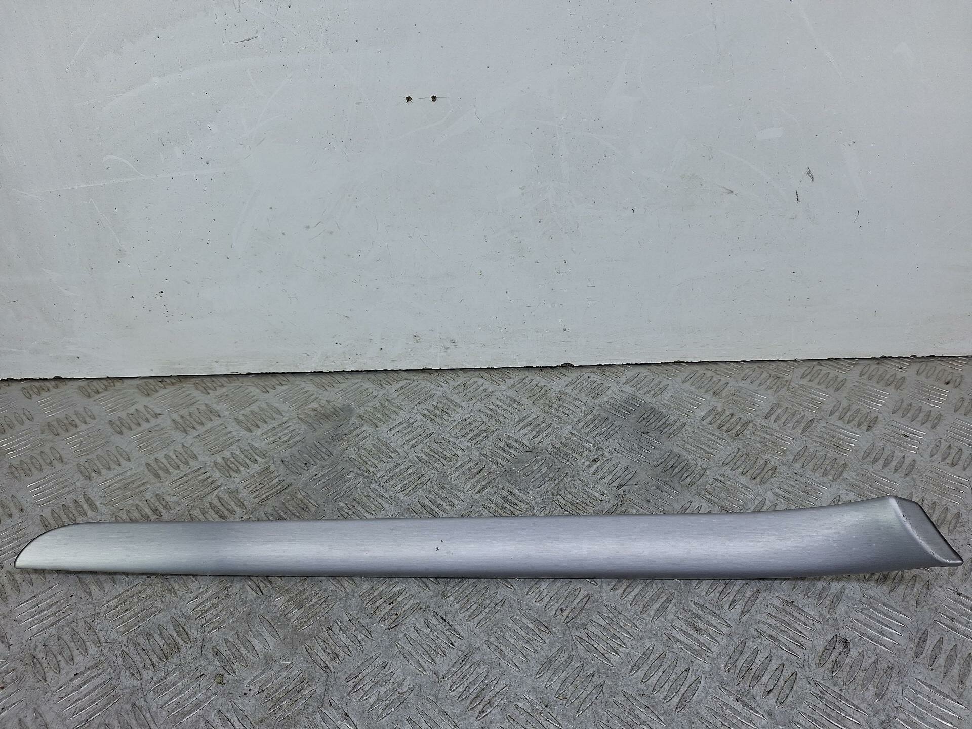 Декоративная накладка двери передней правой Audi A4 B7 2006 8E0867410