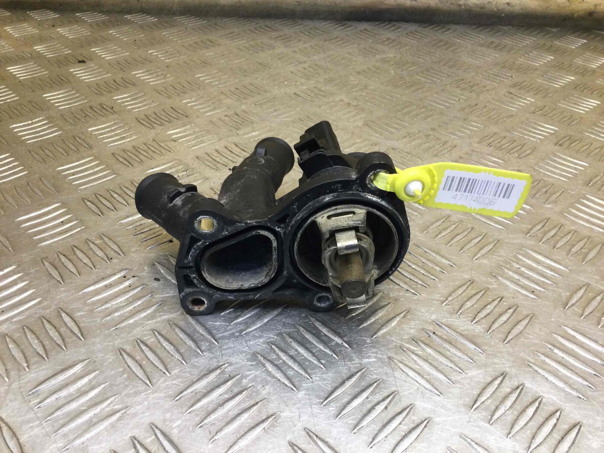 Б/У Корпус термостата Ford Focus 2 поколение (2005-2008) 2007 г.