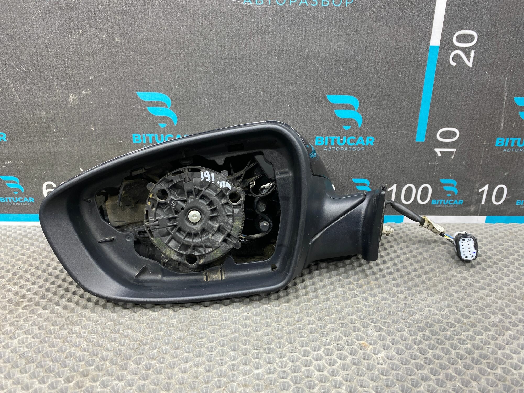 Зеркало левое Kia Ceed II JD (G4FG) 1.6L MT 2015 Хэтчбек