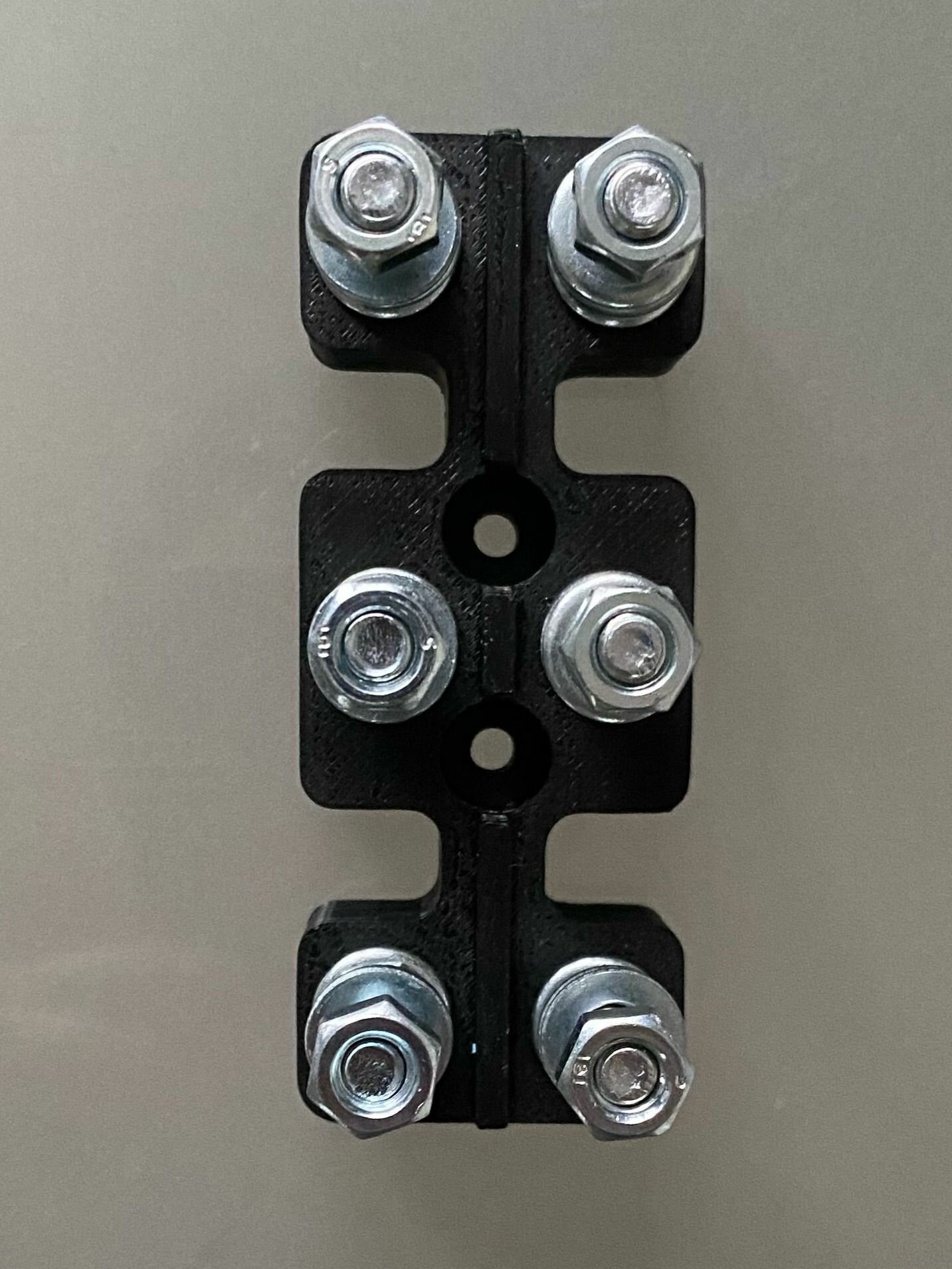 Колодка клеммная для электродвигателя, 86мм х 35мм.