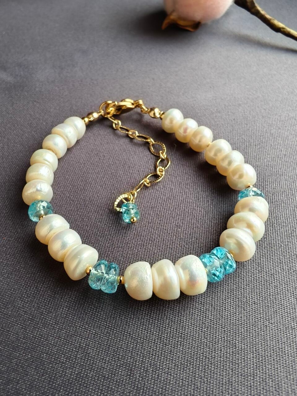 Жесткий браслет, жемчуг культивированный, топаз