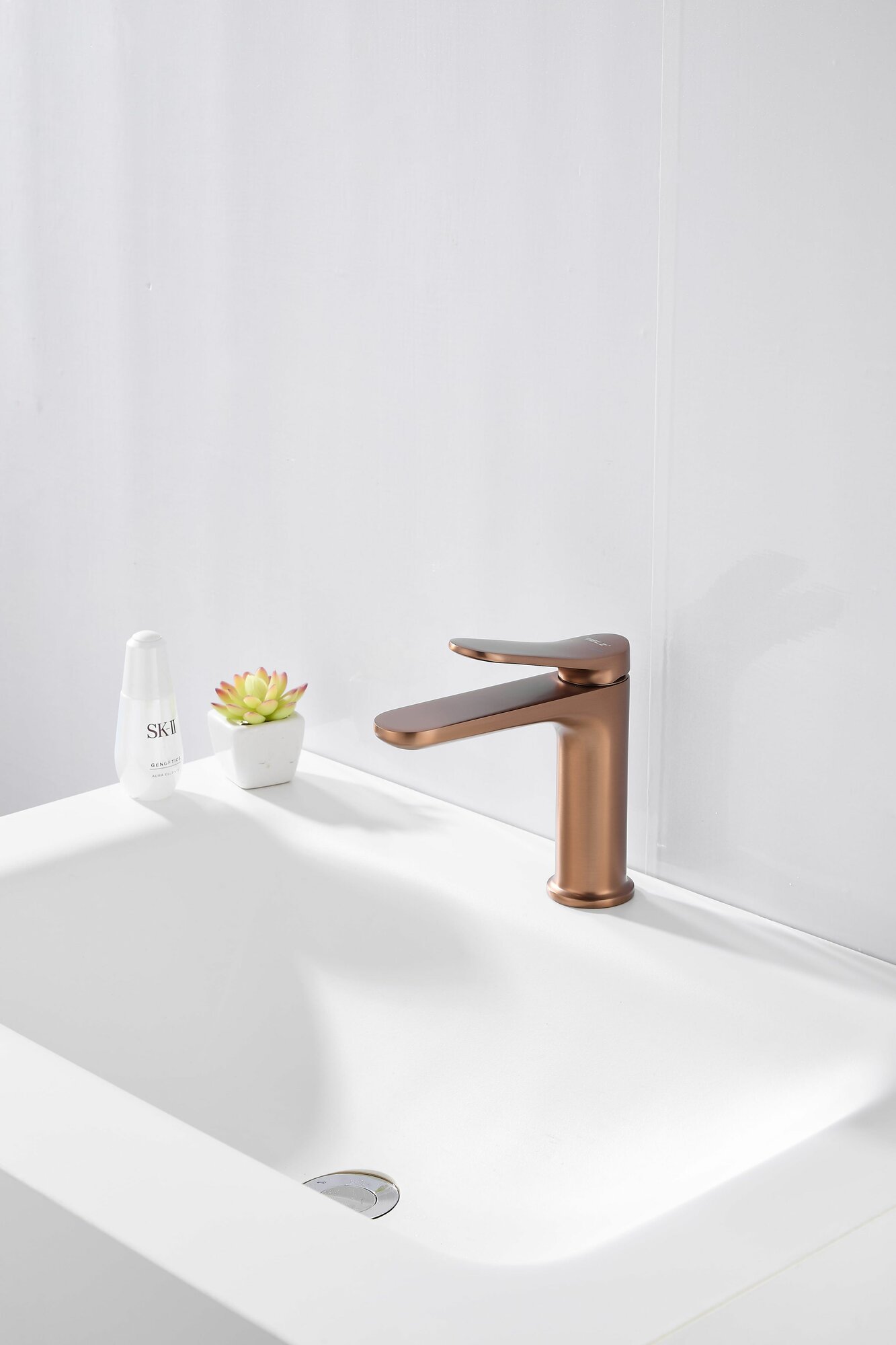 Смеситель монолитный для раковины латунный, кран для умывальника розовое золото Belz B10786-2