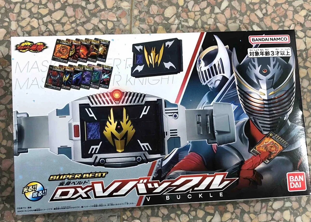 Bandai DX RYUKI Трансформер