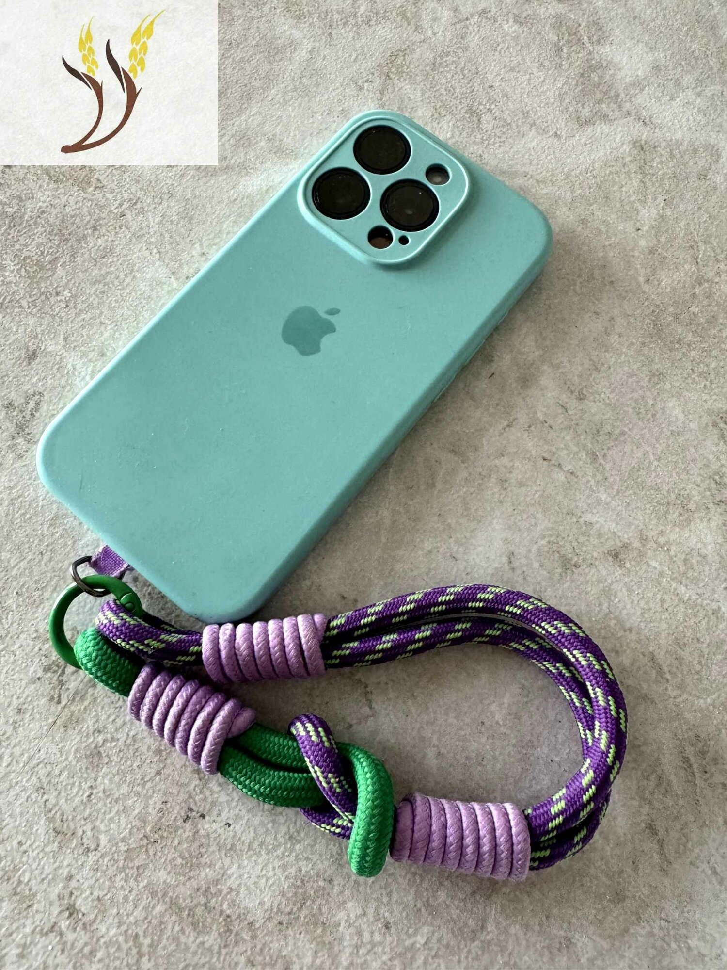 Шнурок-подвеска, обвес для телефона, сумки и ключей зеленая с карабином и держателем