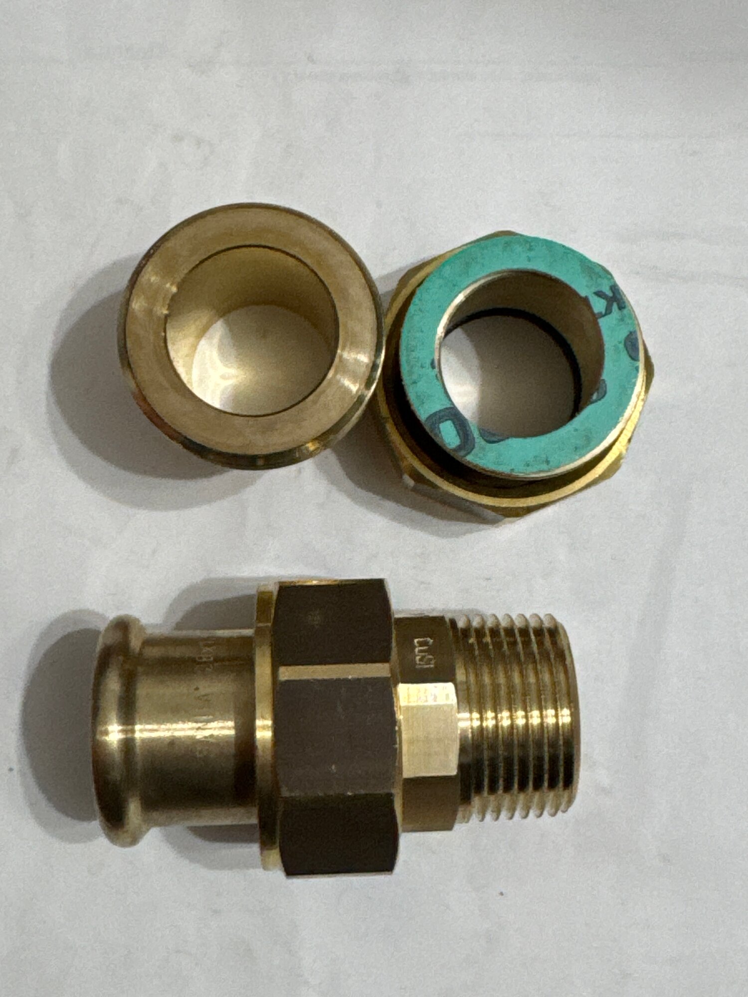 Сгон с плоским уплотнением бронза пресс 28 х 1 НР для медных Sanha