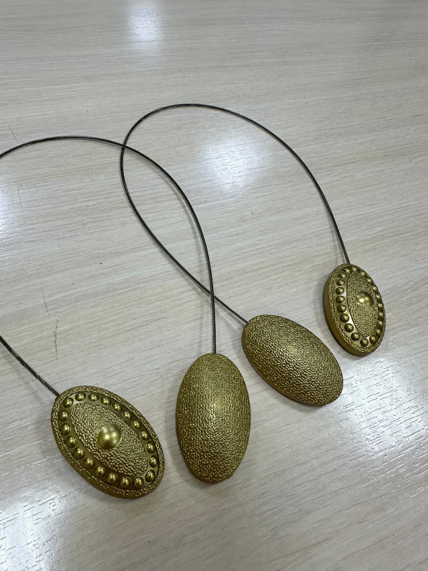 Подхват магнитный для штор овал матовое золото, 1 шт