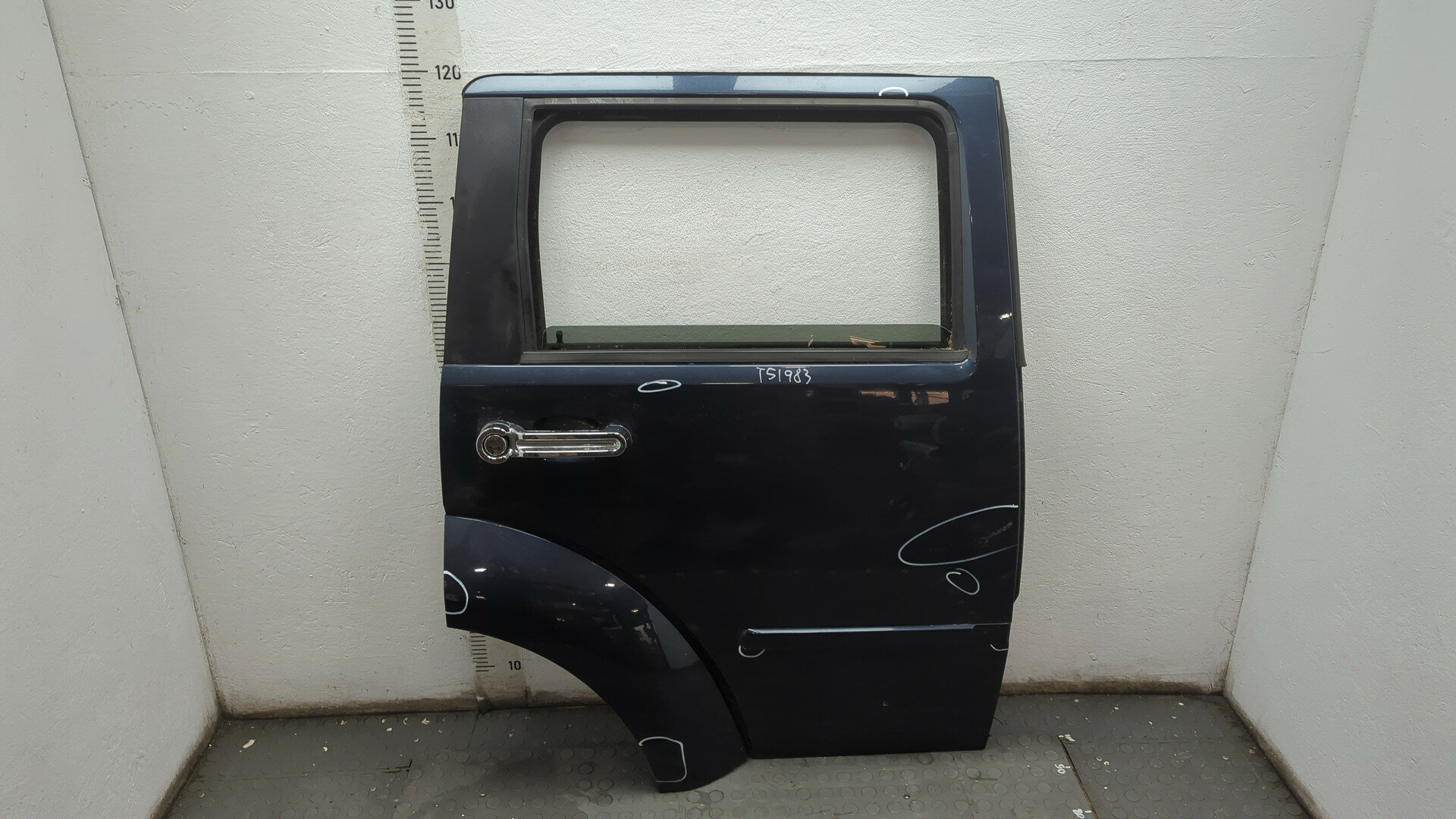 Дверь боковая (легковая) правая задняя Dodge Nitro Б/У