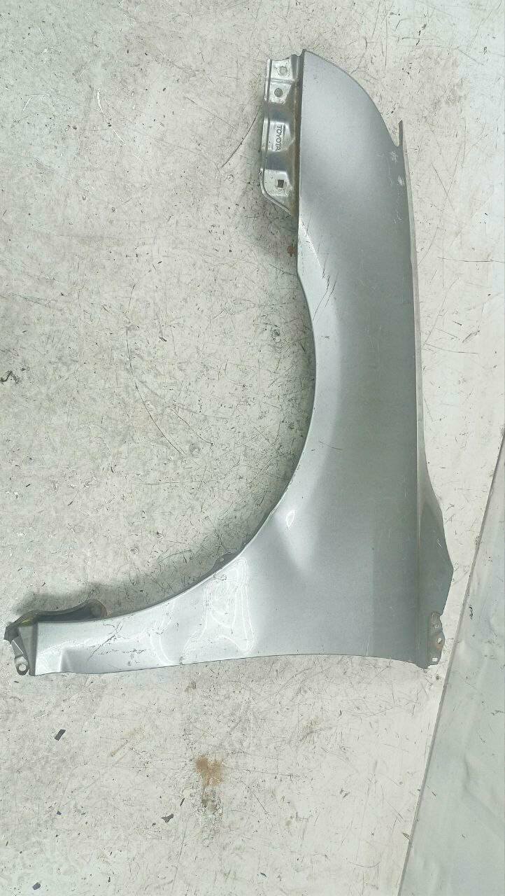 Крыло переднее левое Toyota Avensis 2 T250 рест. (2006 - 2009)