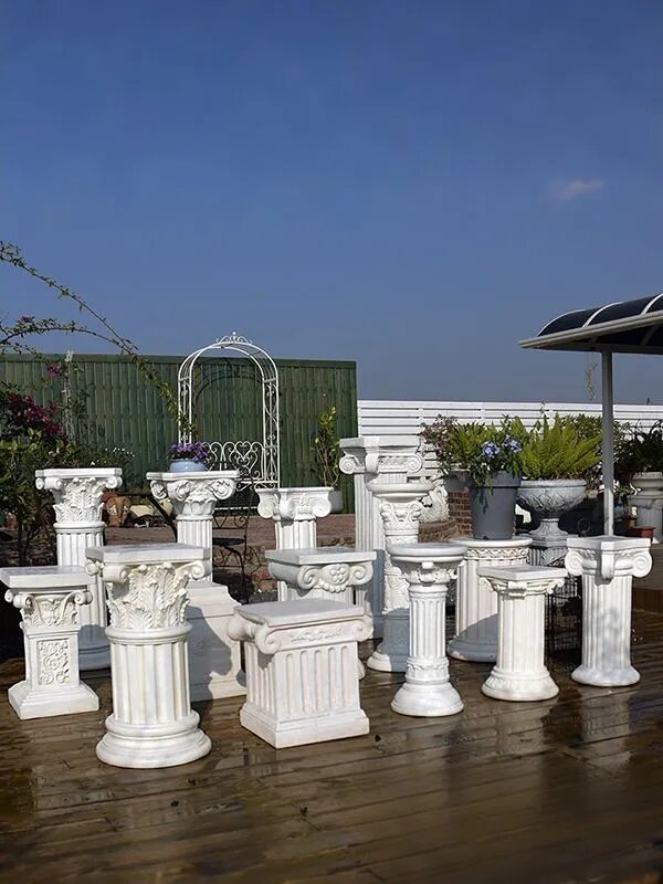 Садовая фигурка Babaer Римская колонна с ажурной листвой 38x38x60 см светло-серый — фото 1