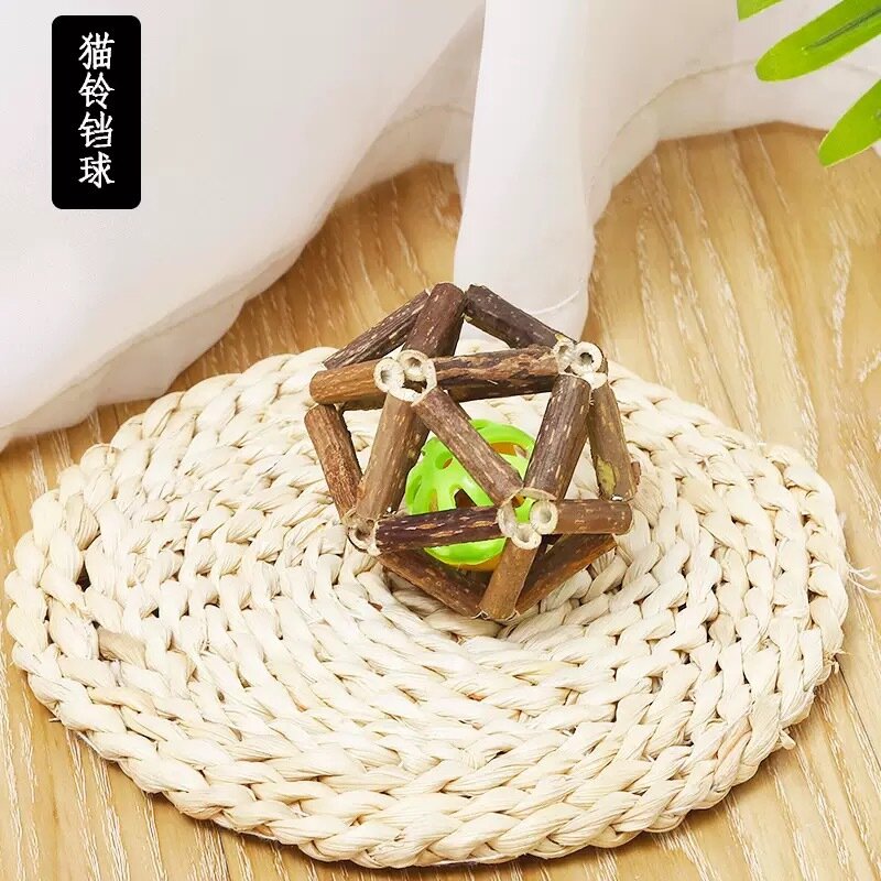 Кошачья игрушка с мятой и колокольчиком Wood Betony Linglong Ball 5.5-7.5 см для игры и прорезывания Цвет：Колокольчик