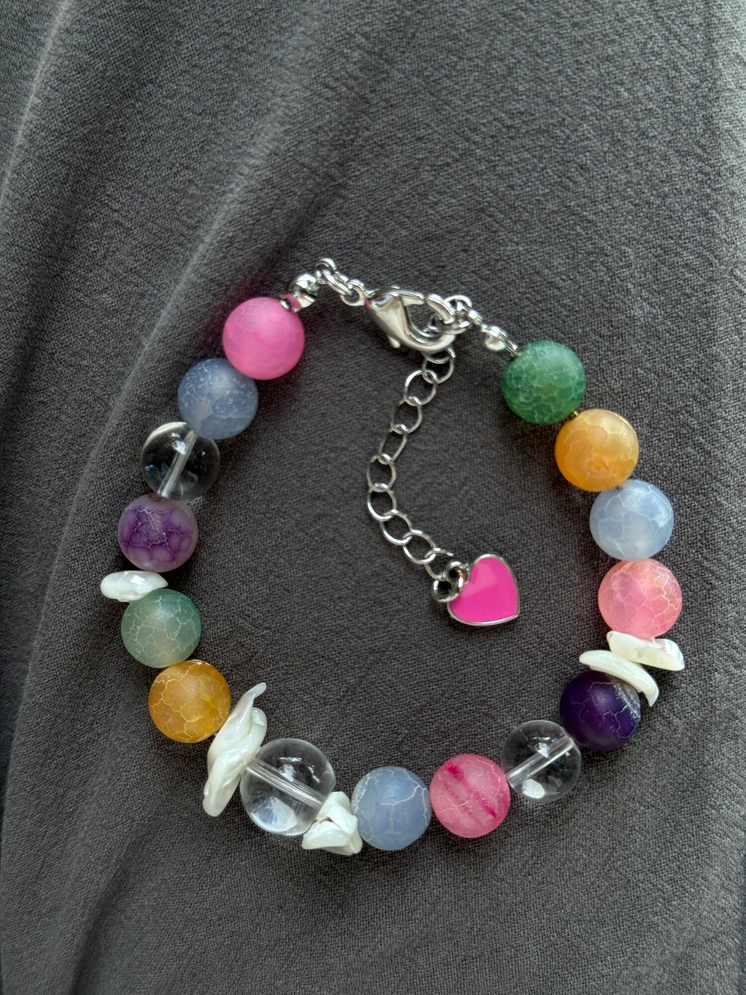 Браслет, горный хрусталь, агат, перламутр