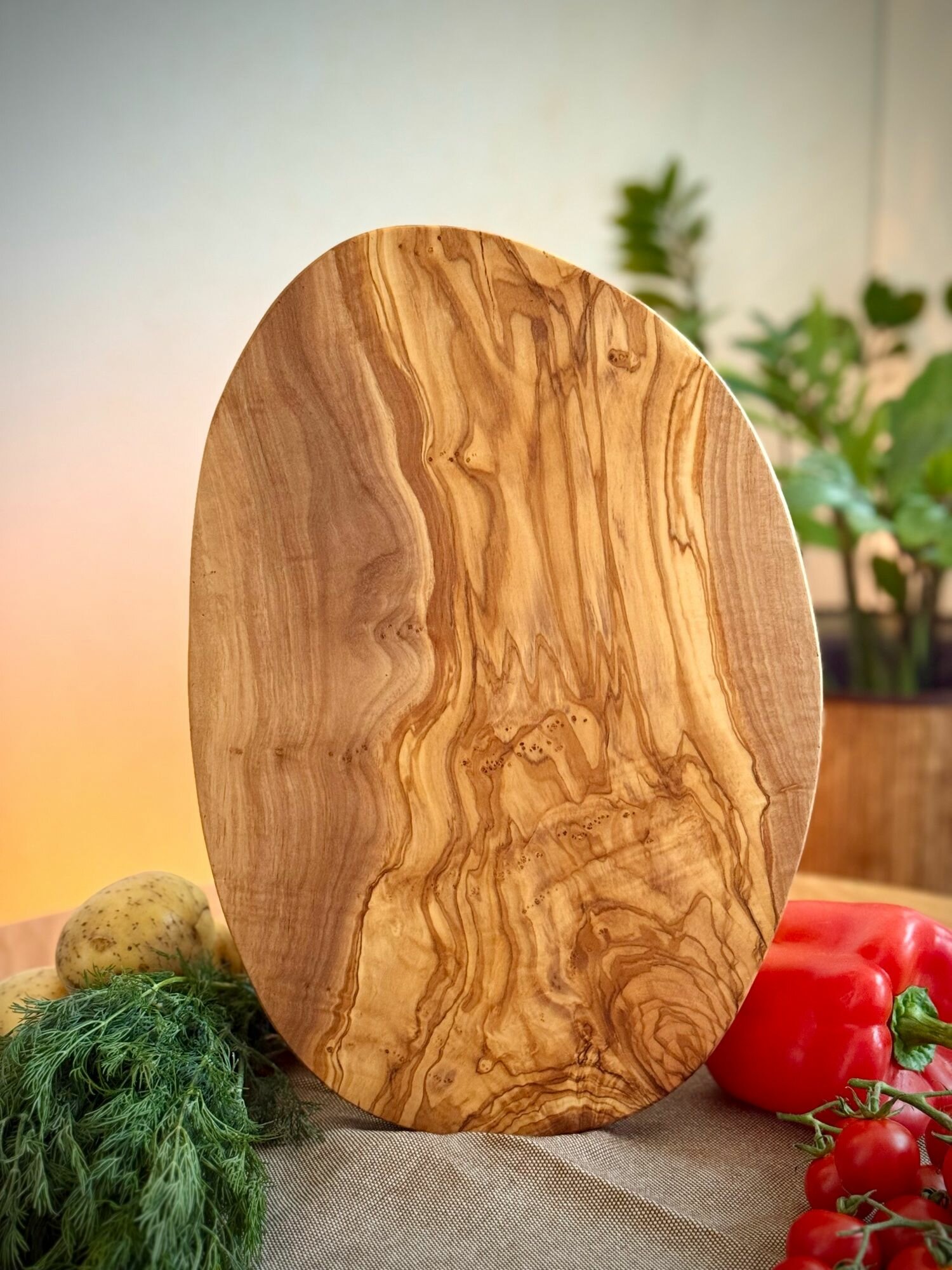 Разделочная доска "OliWood", из оливкового дерева, ручная работа ~ 23 х 34 см