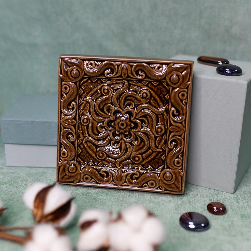 Изразец Лотос одноцветный коричневый