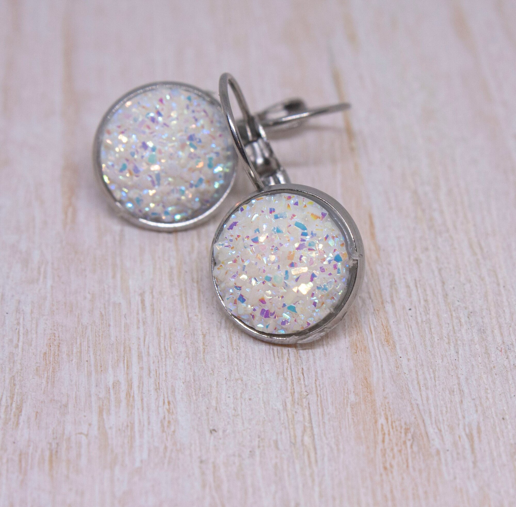 Серьги "Осколки" круглая вставка 12 мм, замок левербек, белый