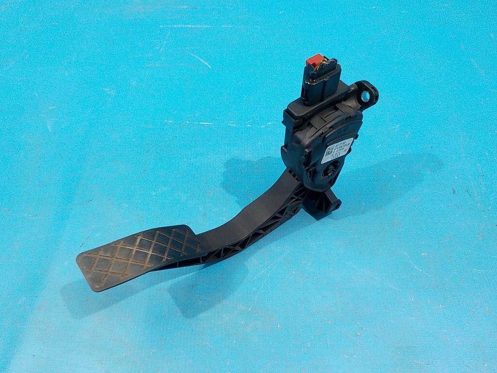 Педаль газа Audi A4 (B8) 2007-2015 8K1721523 - Б/У