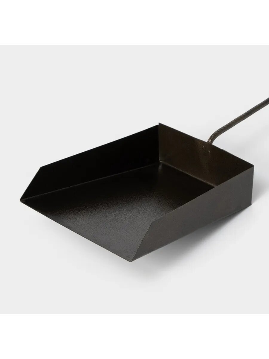 Практичный совок для золы с длинной ручкой