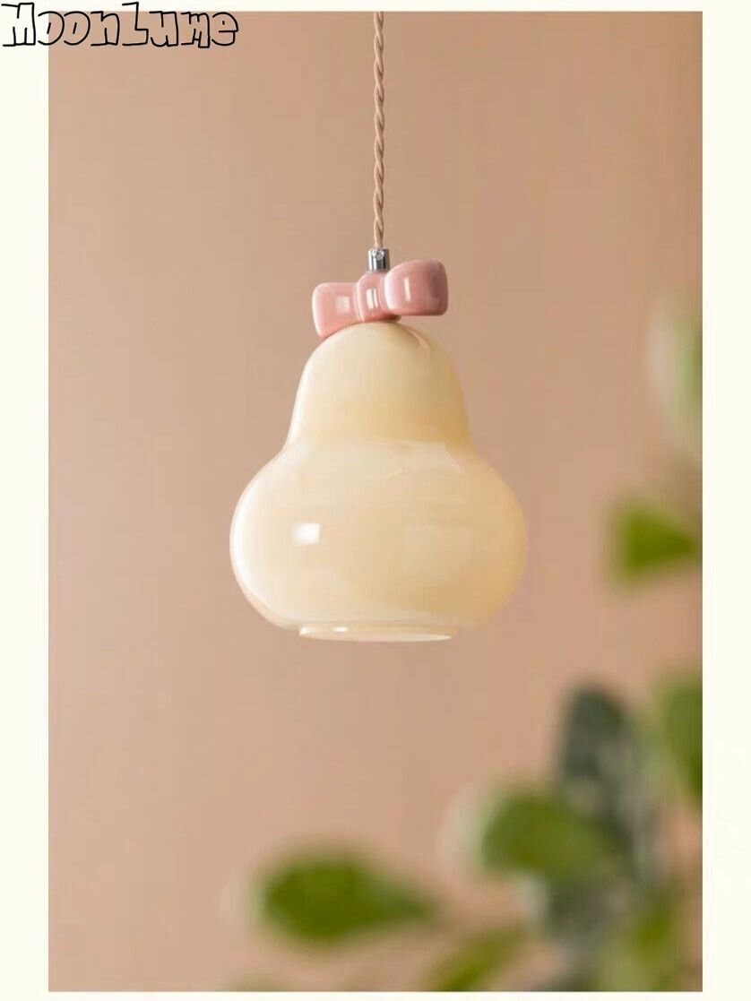 Маленькая люстра из французского стекла с бантом из сиднейского стекла