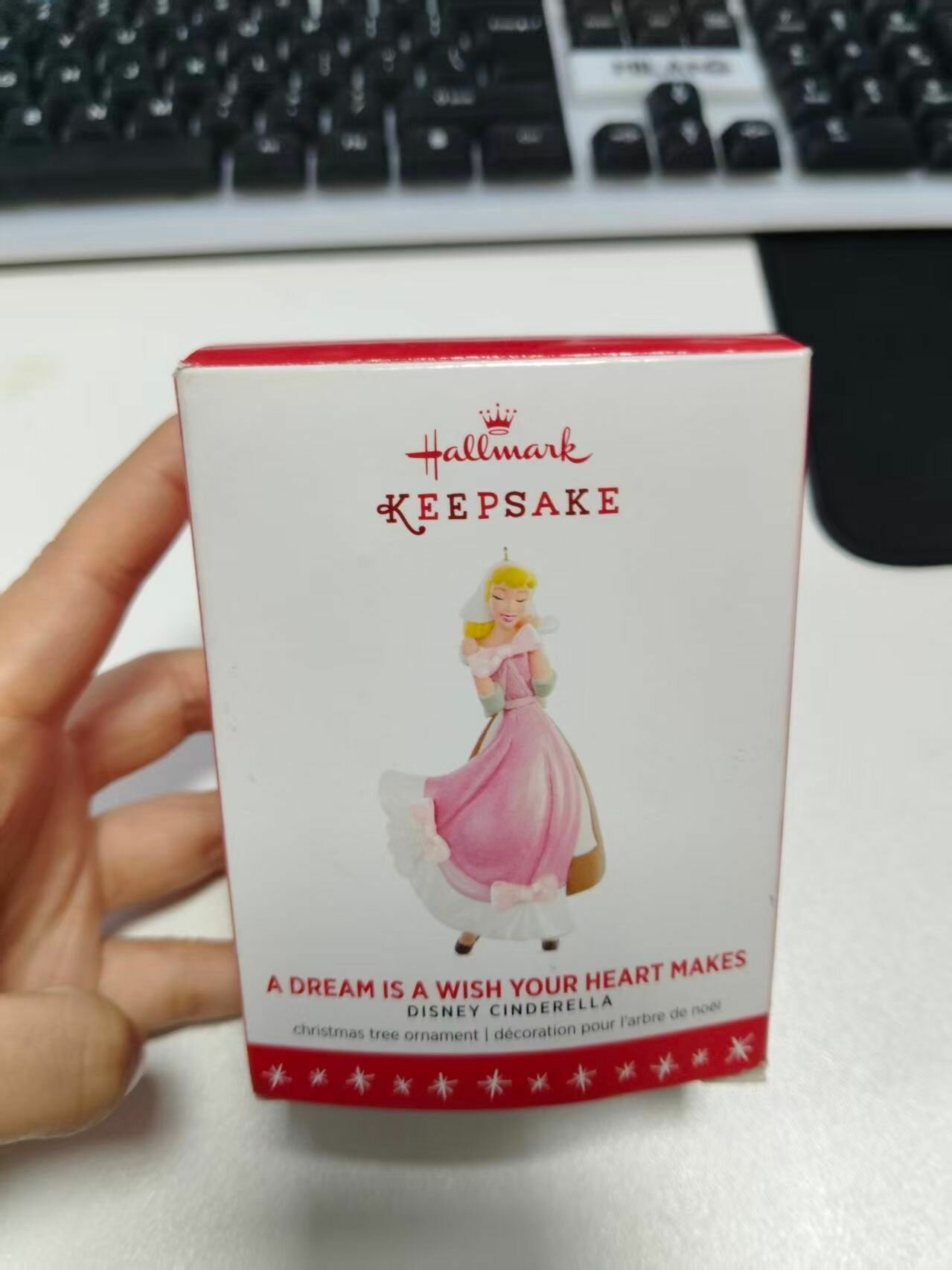 Disney Оригамиент Hallmark Keepsake Золушка в розовом платье - рождественское украшение