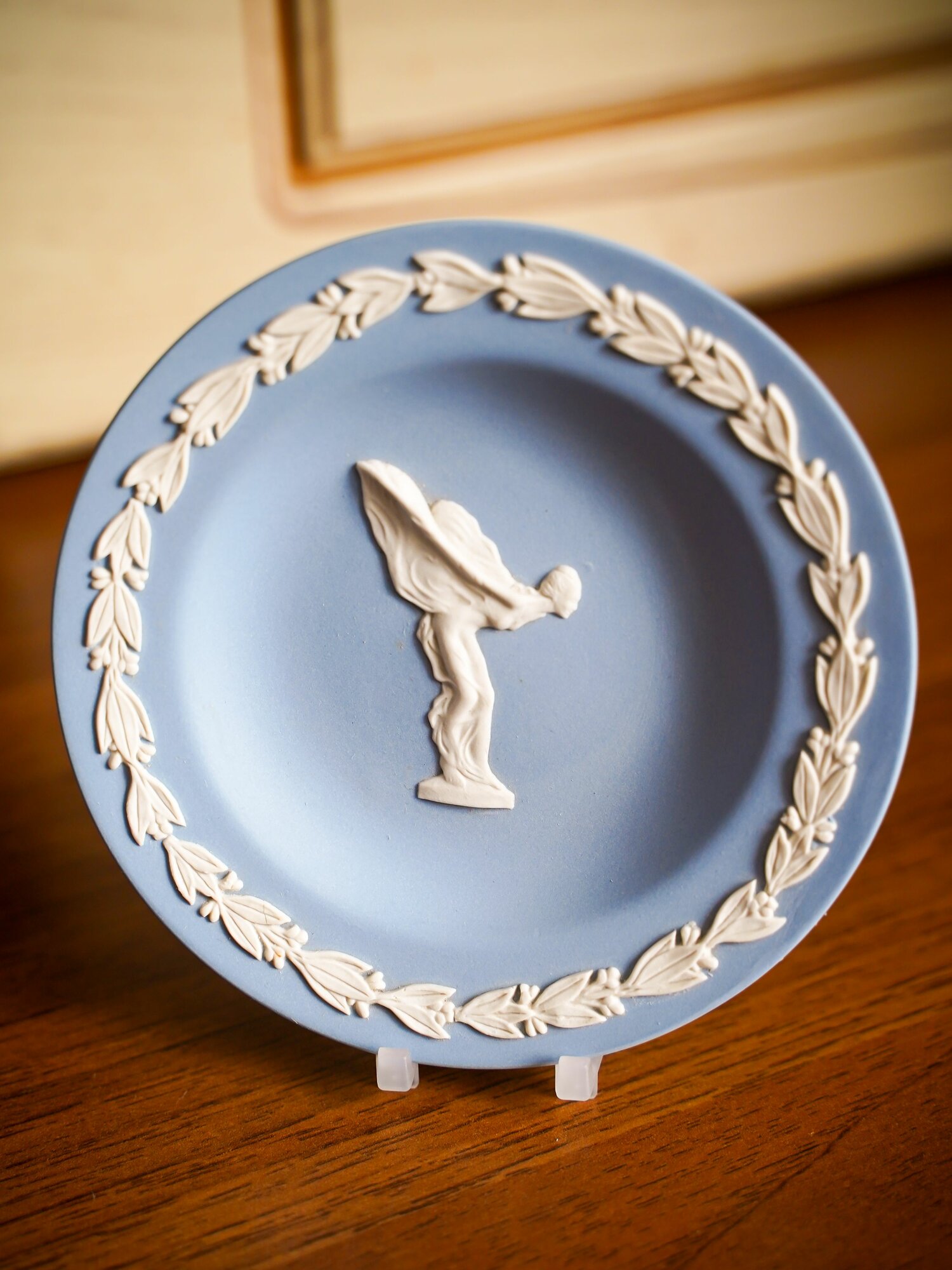 Блюдце с богиней Никой Wedgwood "Дух Экстаза", Англия, 1970-1980 гг.