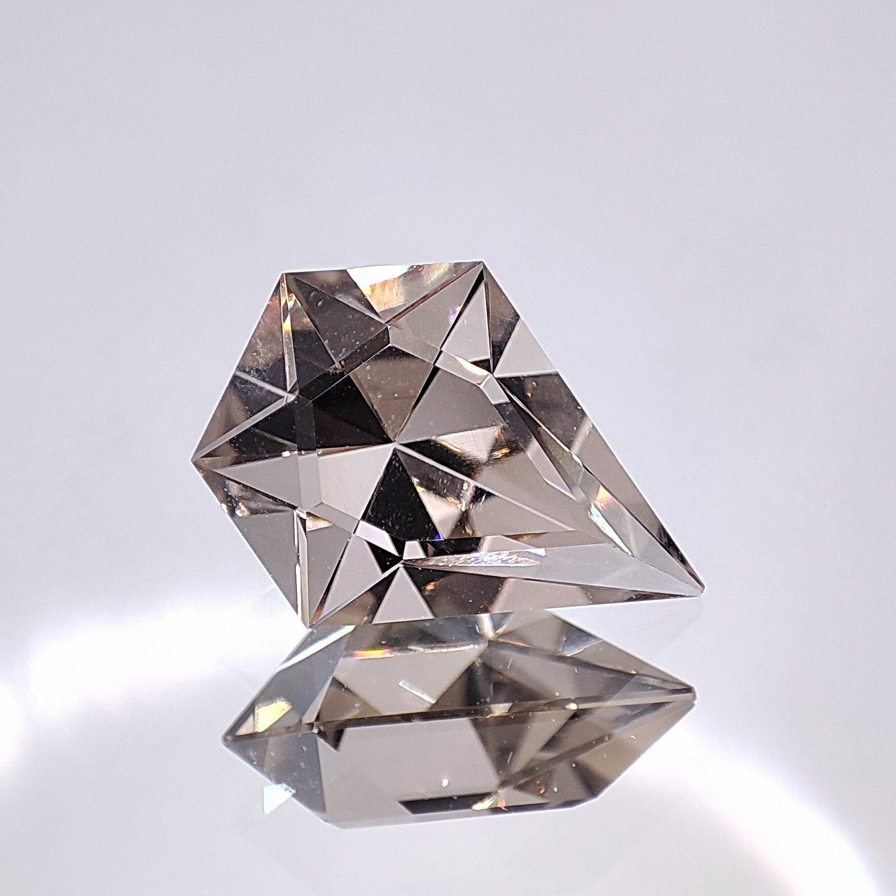 Дымчатый Кварц (Раухтопаз) 7.22 ct. Урал + гемм. заключение