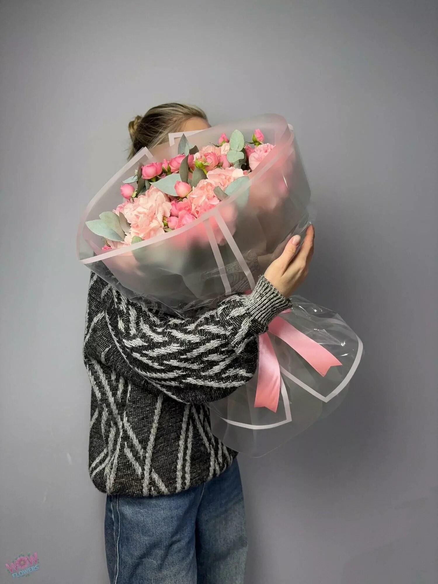 Нежная Симфония: букет из роз, гортензии и гвоздик – купить с доставкой недорого