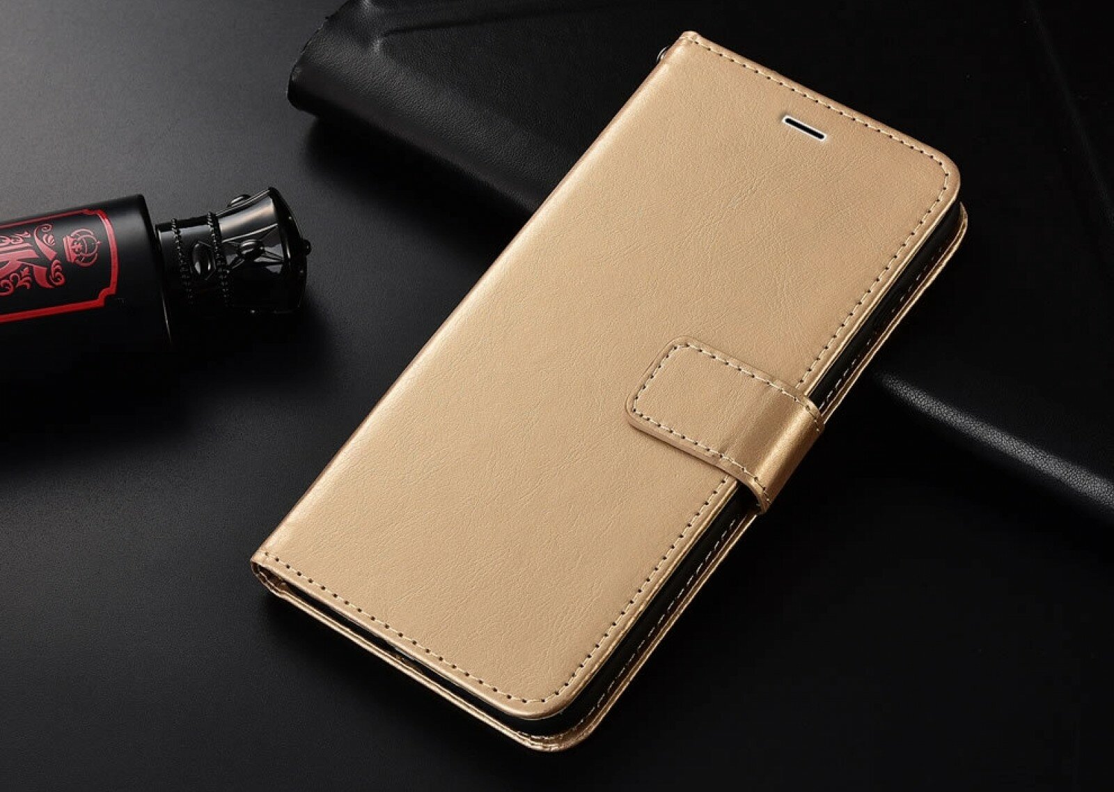 Чехол-книжка MyPads Porta Biglietti для Oukitel C35 и C36 из импортной эко-кожи с подставкой и визитницей золотой