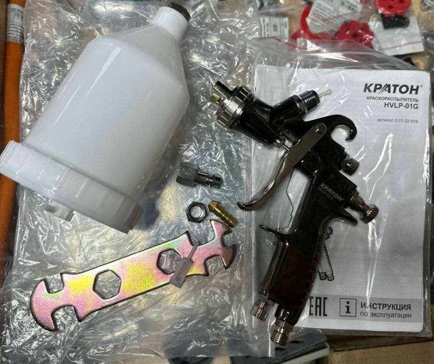 Краскопульт пневматический кратон HVLP-01G, сопло 1.5 мм, бачок 600 мл, 110 л/мин