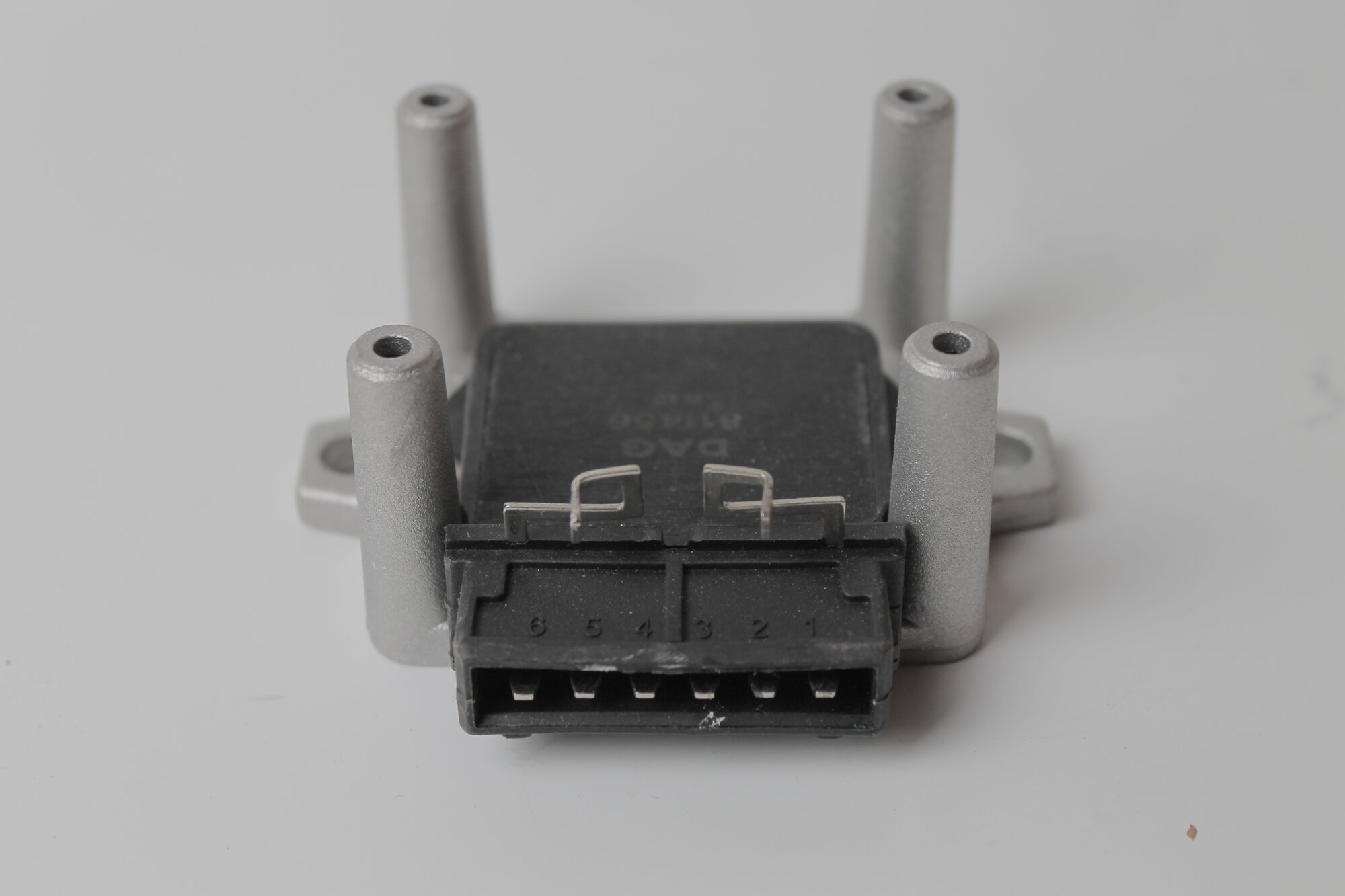 Катушка зажигания VOLKSWAGEN Passat B3/B4, Polo 2, SEAT Ibiza, Toledo, 1.0-2.0i