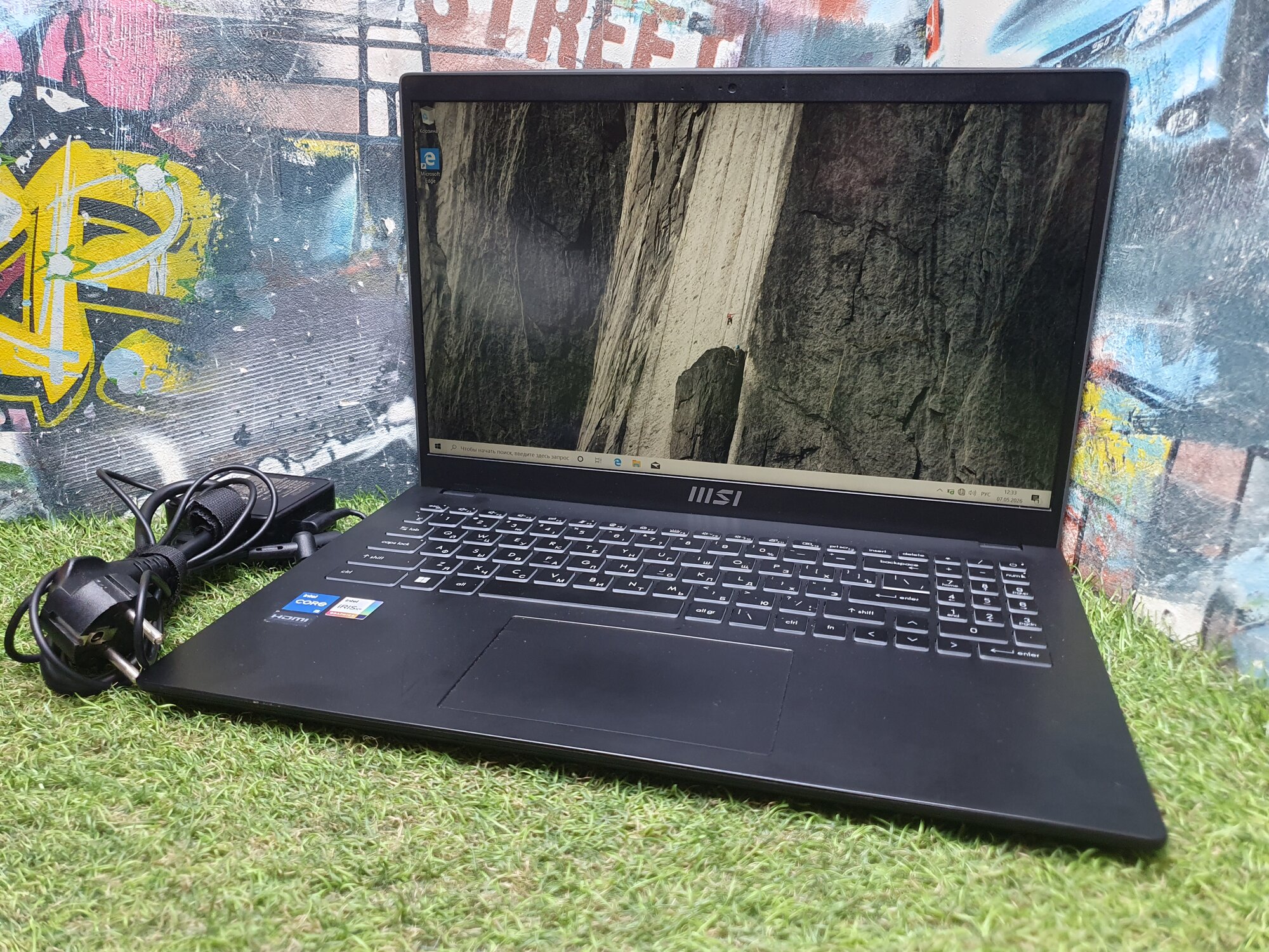 Ноутбук MSI i5-12/16Gb/FHD/Modern 15 B12M-213XRU