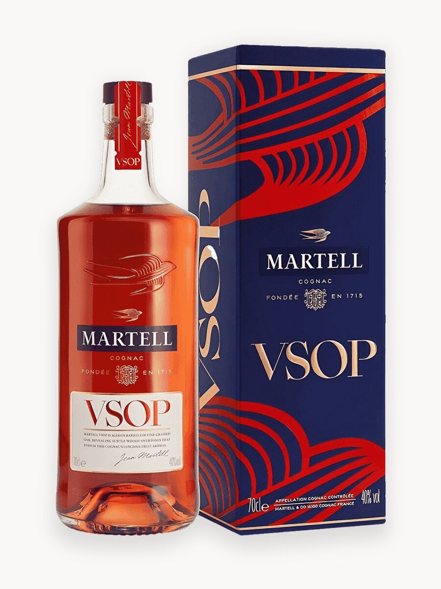 Коньяк Martell VSOP Aged in Red Barrels 0,7 л в подарочной упаковке