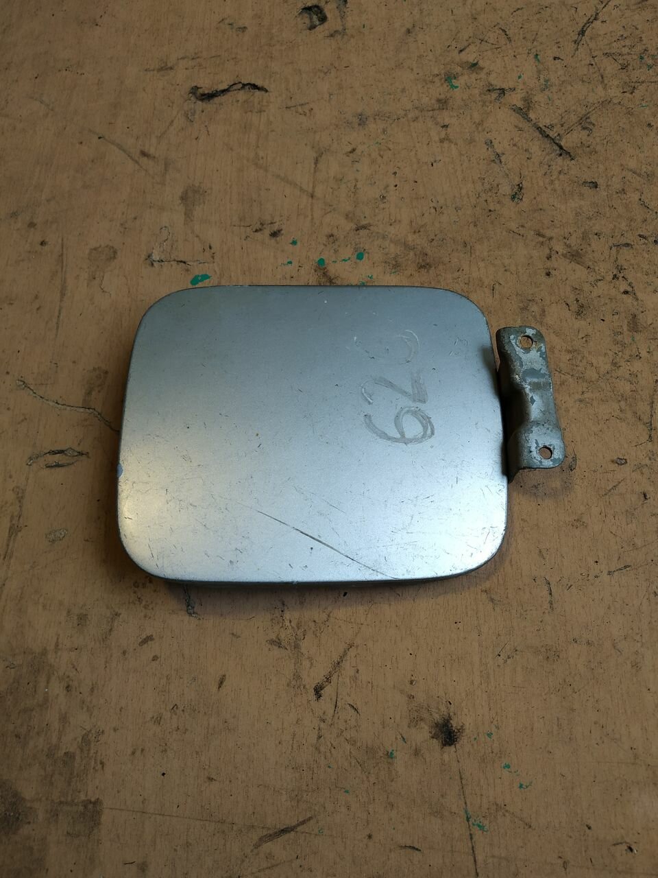 Mazda 626 GE Лючок бензобака