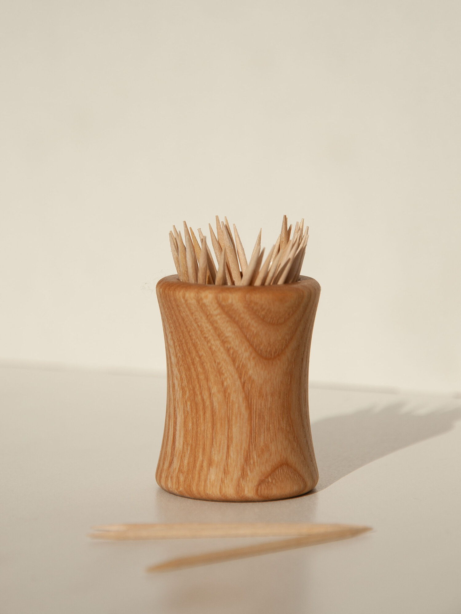 Органайзер для зубочисток, ДрафтБюро, дерево ясень, 019-я-про, h 55мм, Dmax 42мм