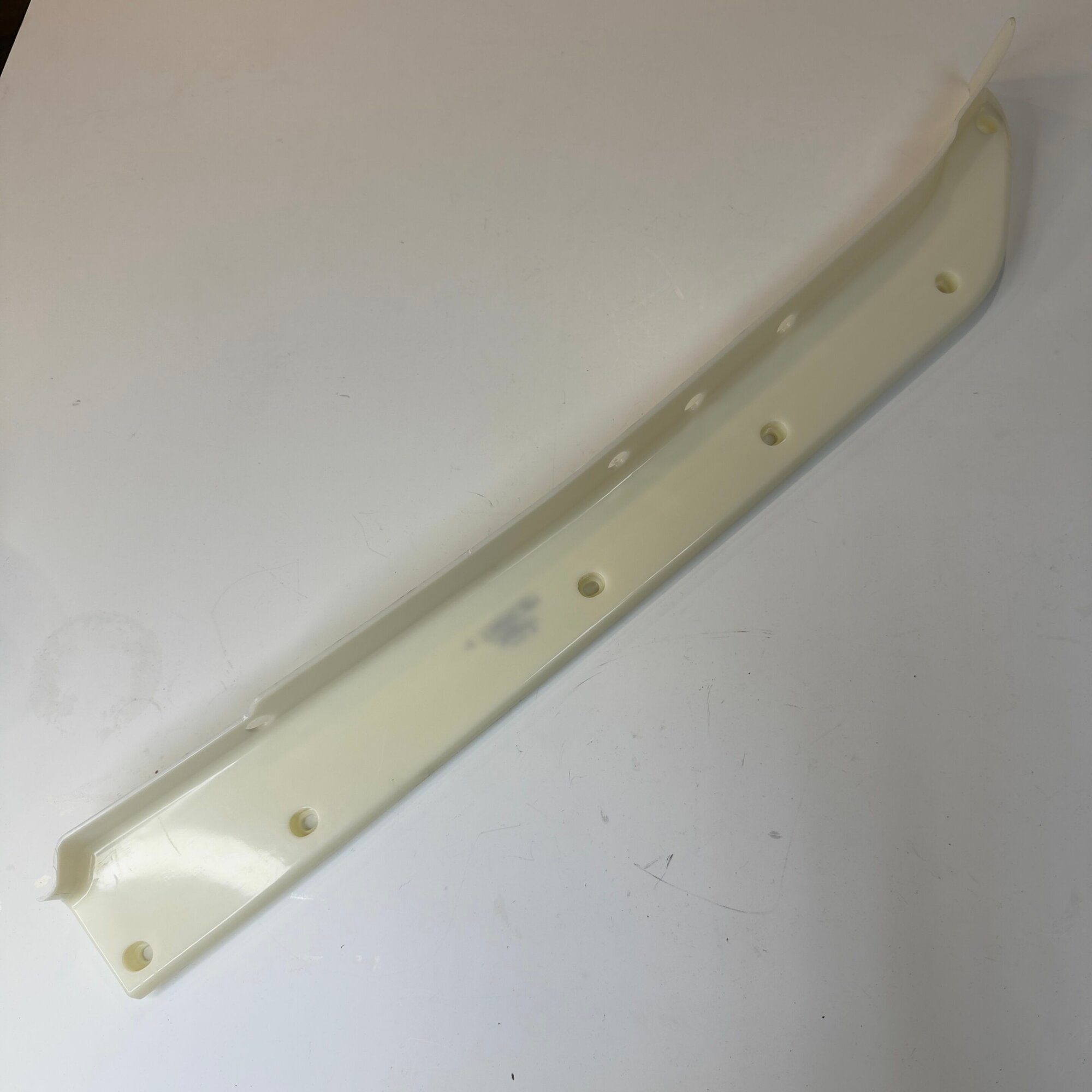 Накладка бампера правая Sitrak C7H [10.5 24V 12 AMT грузовой 8х4 Turbo дизель ] 812W416100022