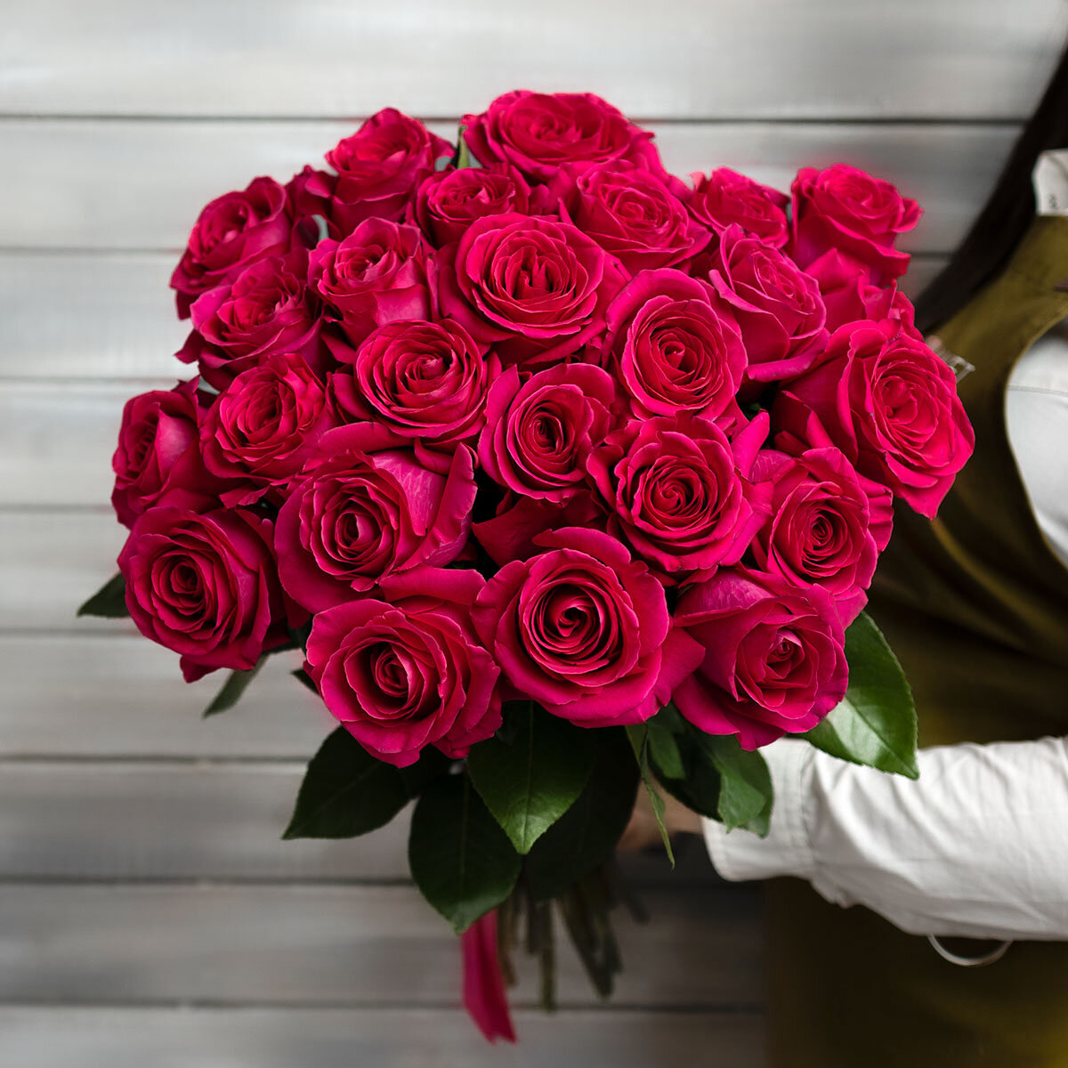 Монобукет Букет Маркет "Эквадор", из 25 роз, высота 50см, малиновый