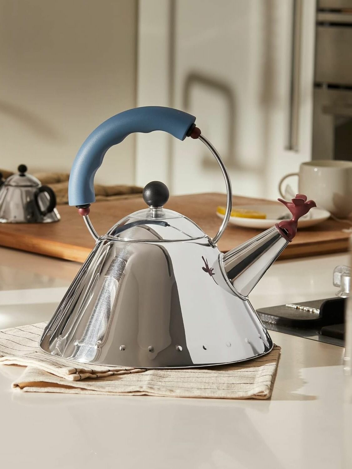 Чайник Alessi (Италия) со свистком, для всех типов плит, 2000 мл