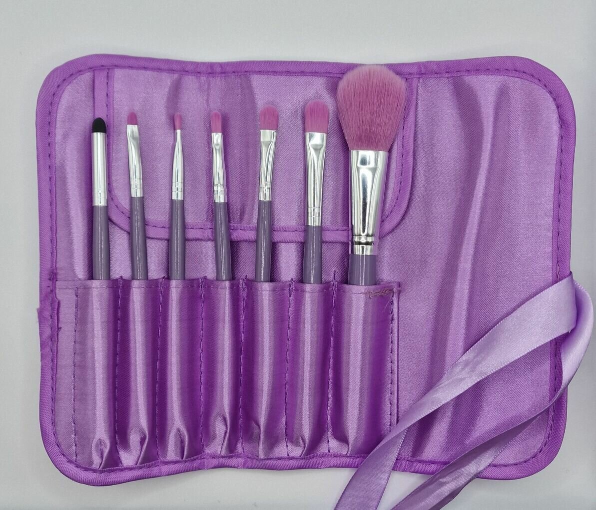 Y&M Набор кистей для визажа профессиональный 07шт, на завязках фиолет