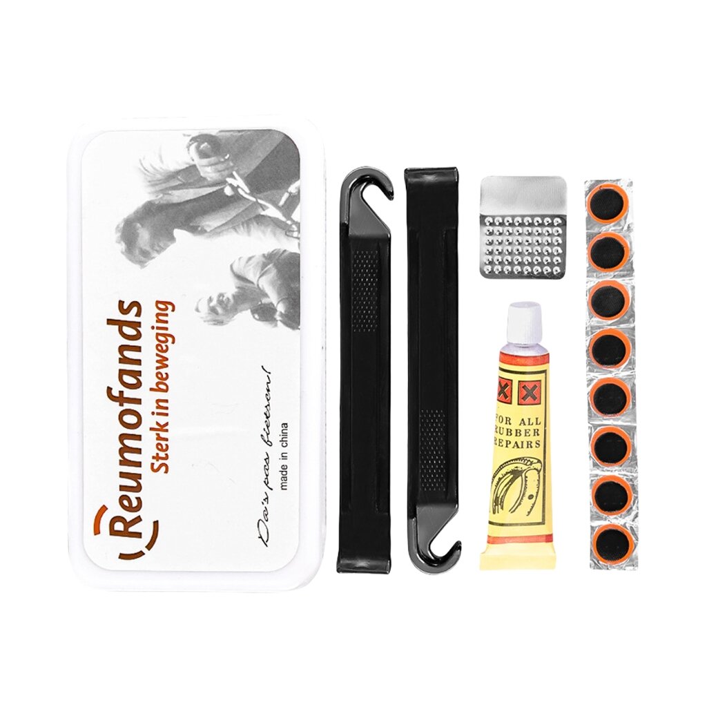 Набор инструментов для ремонта шин велосипеда по горной дороге