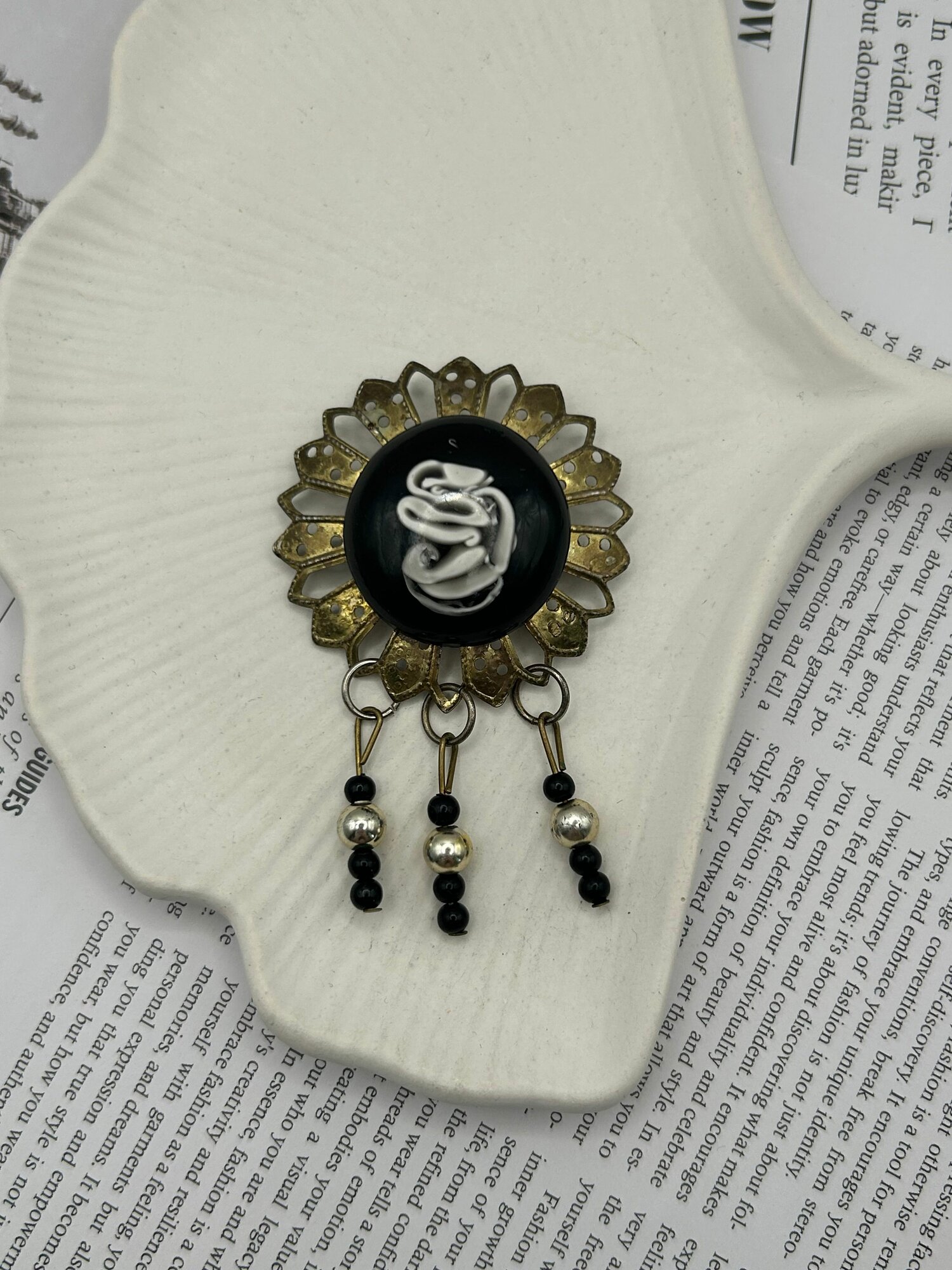 Советская винтажная брошь с подвесами