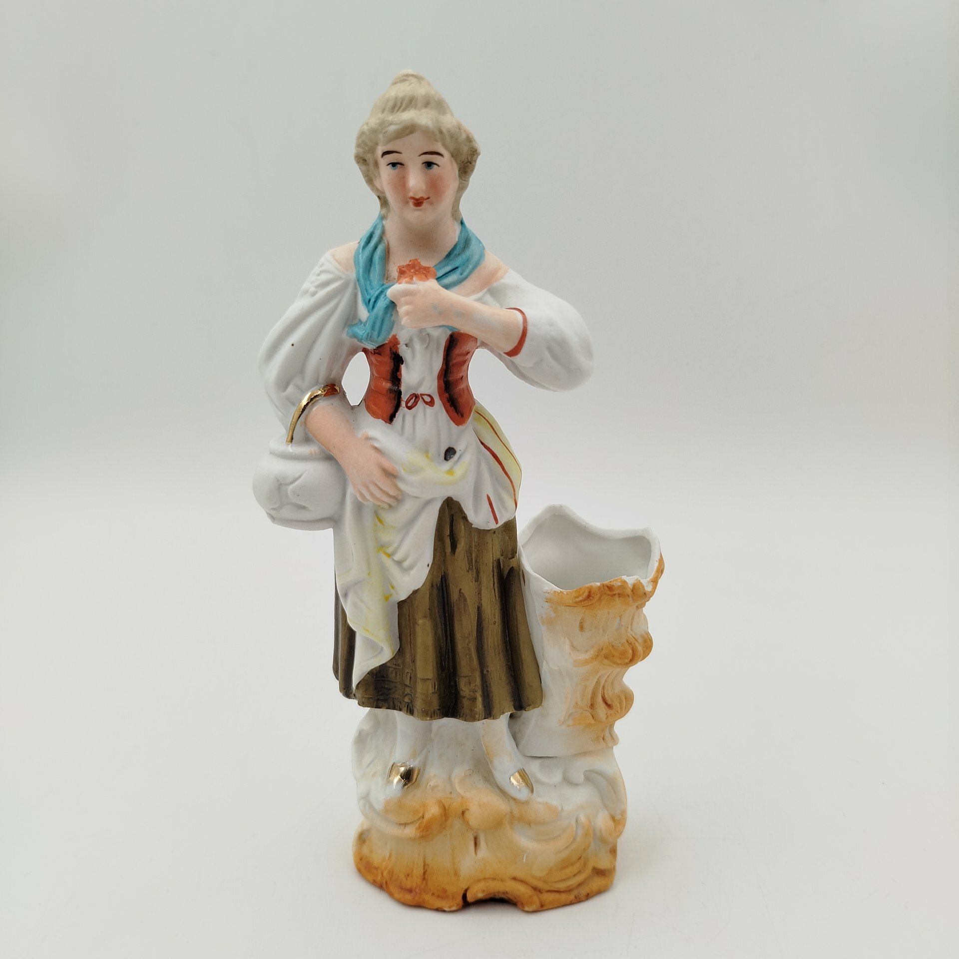 Статуэтка (вазочка) "Цветочница", бисквит, роспись, Западная Европа, 1920-1950 гг.