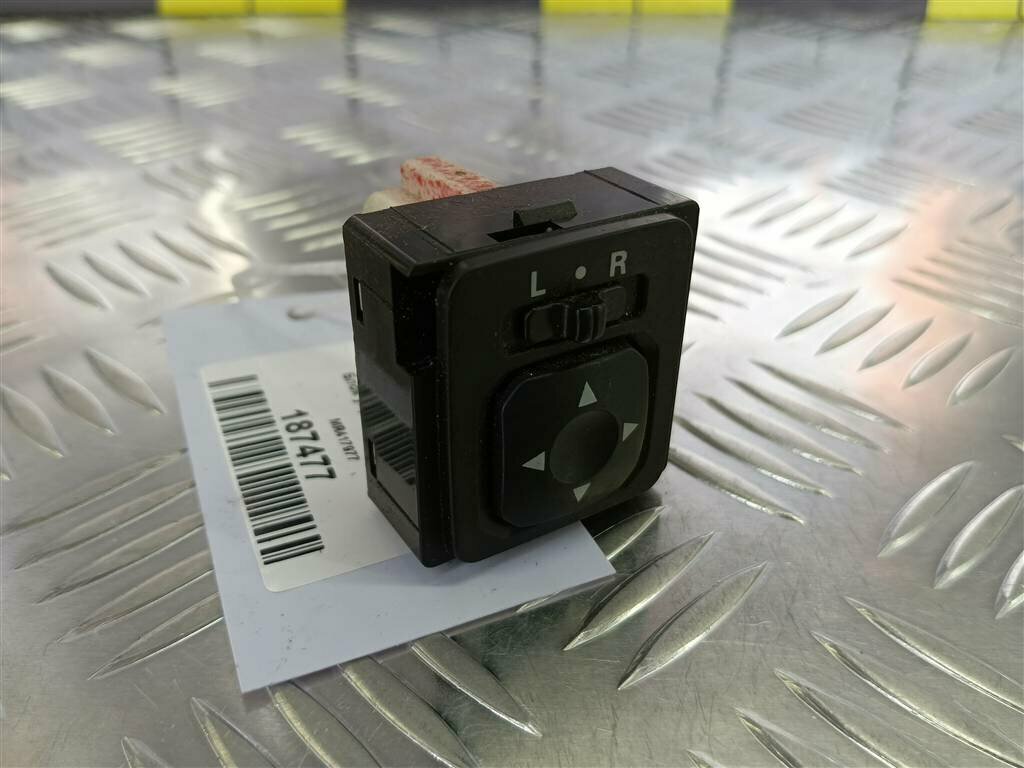 Кнопка регулировки зеркал Б/У для MITSUBISHI LANCER IX рестайлинг (2005—2010) MR417977