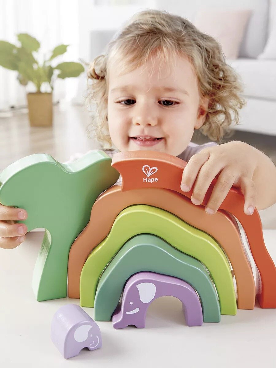 Развивающая игрушка Hape 3 в 1 "На сафари со слонами" для малышей (пирамидка, пазл, игра-балансир) E0489_HP