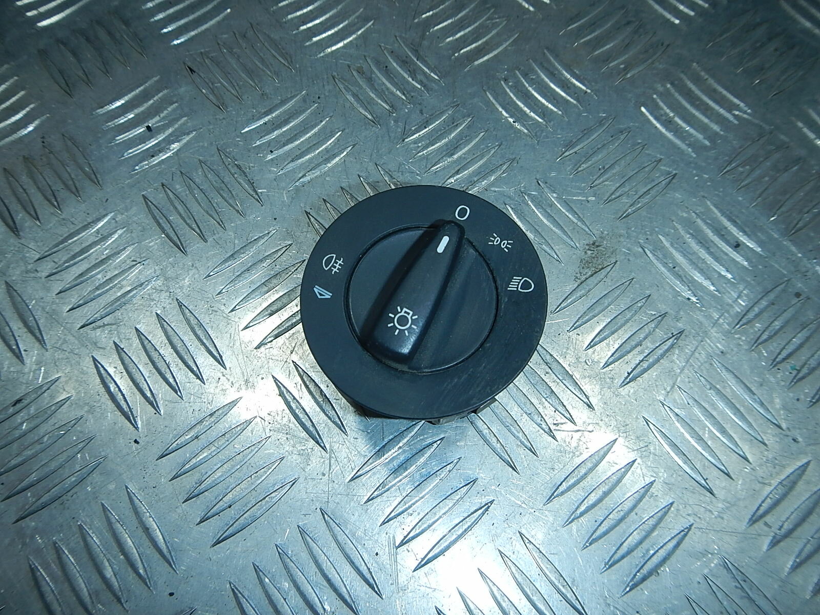 Б/У Блок управления светом, Chery (Черри)-BONUS (11-) Chery BONUS A13 (11-14) без видимых повреждений 248462 CHERY арт. ...